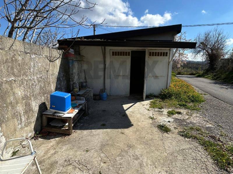 rustico-casale-corte in Vendita a Cosenza